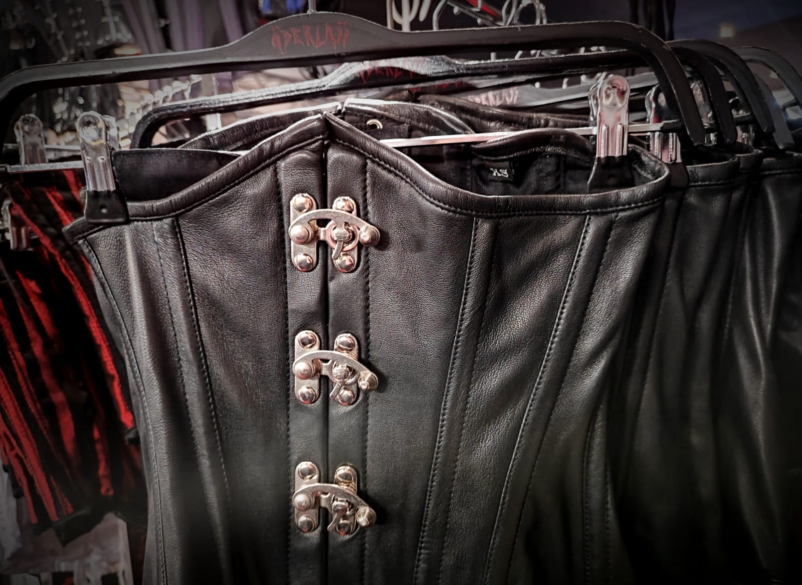 ADERLASS – Gothic Fashion & Boots